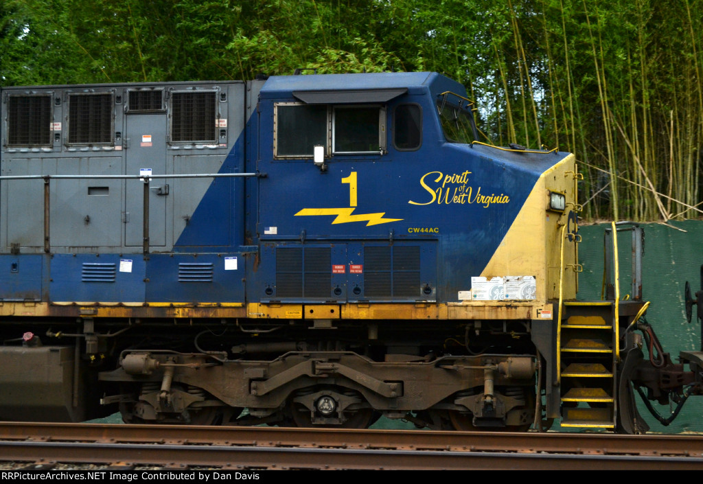 CSX AC44CW 1 "Spirit of West Virginia" trails on Q300-02